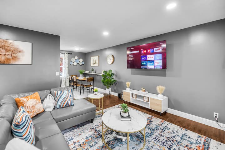 Modern Home Near Lake Decatur - Mount Zion, IL
