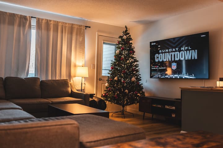 "It's A Beaut Clark" Ski-in/out Trailside Fl W105 - Newry, ME