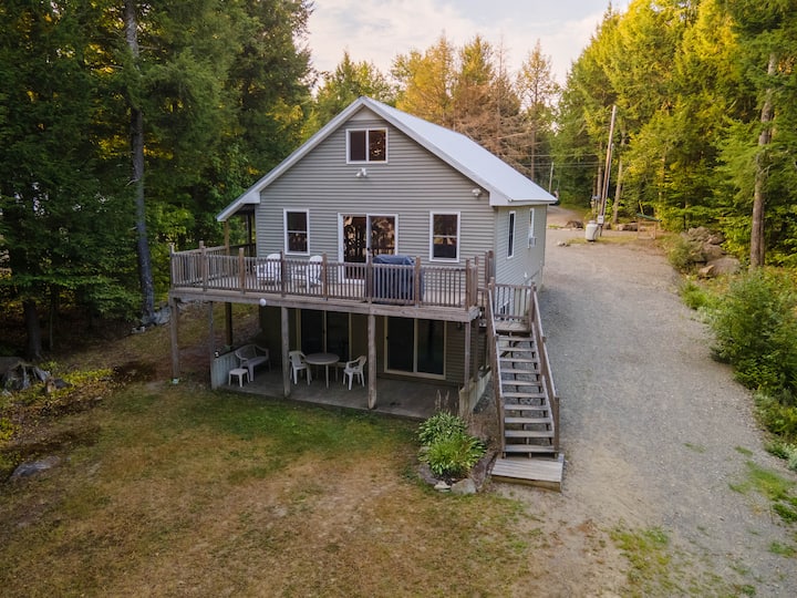 *New Tranquil Lake Front Home Tucked In Quiet Cove - Sebec lake, Sebec