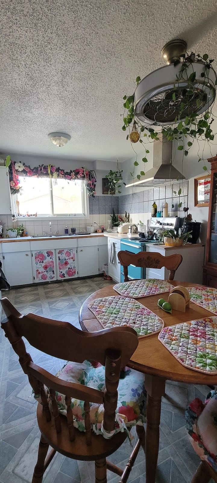 Cochrane Classic 2 Bdrm Townhouse - Cochrane