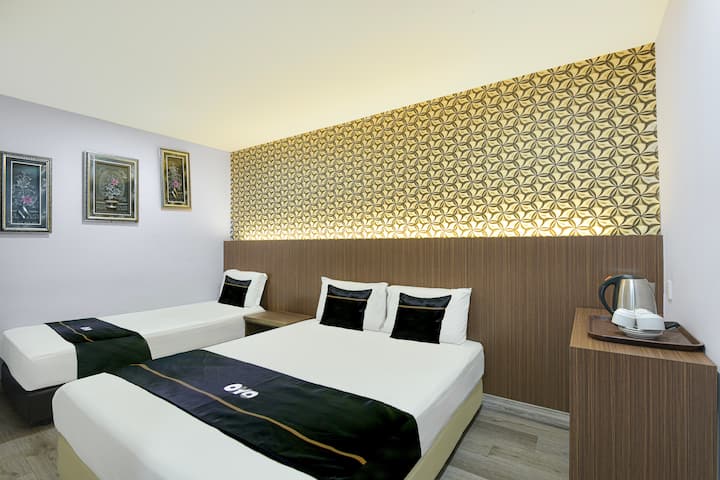 Triple Suite | Ideal For Groups At Hotel Hamilas - Central Kalimantan