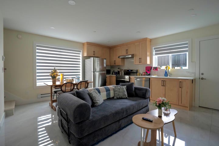 Cozy Modern Home In Vancouver W/ Access To Transit - Burnaby
