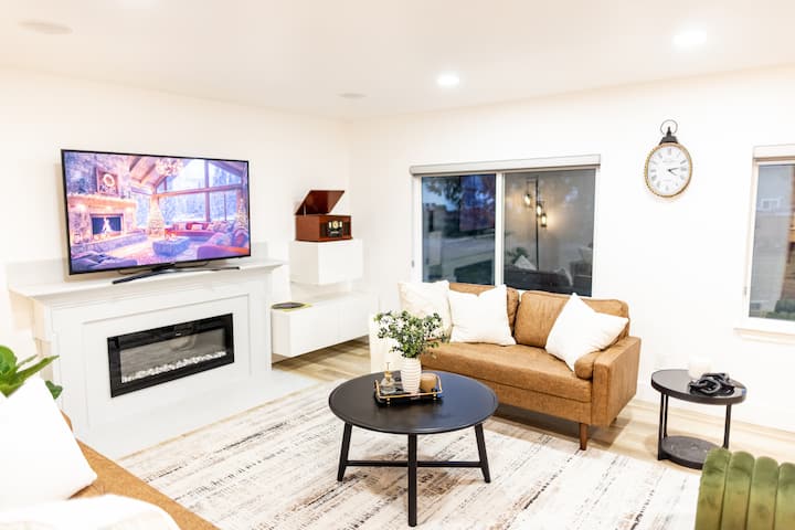 Cozy Home | Stylish And Inviting - Federal Way, WA