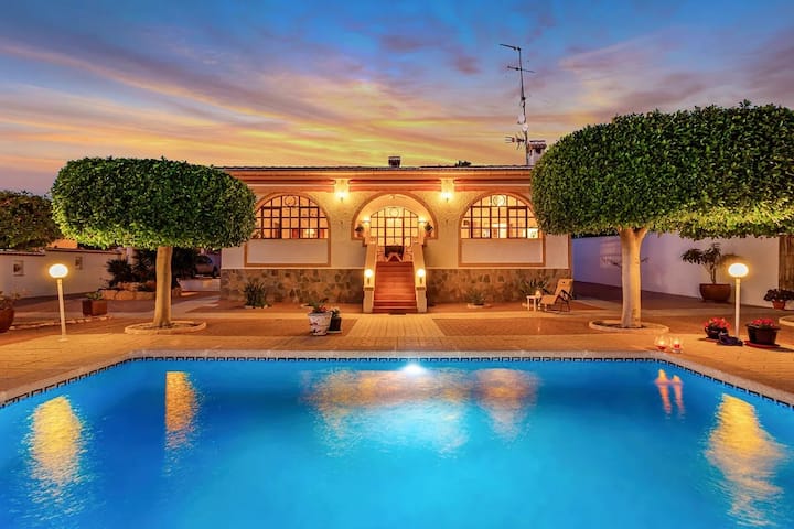 Pmt26 - Large Villa, With Private Garden And Pool - Rojales