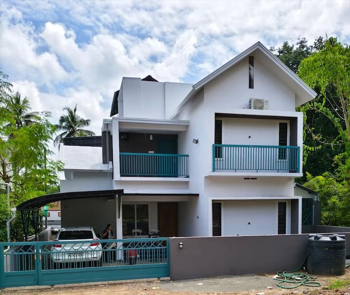 Cozy Perinthalmanna Villa: Town Access & Greenery - Perintalmanna
