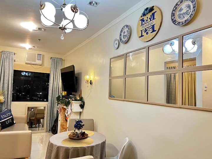 Classic Chic Condo In Banilad - Mandaue City