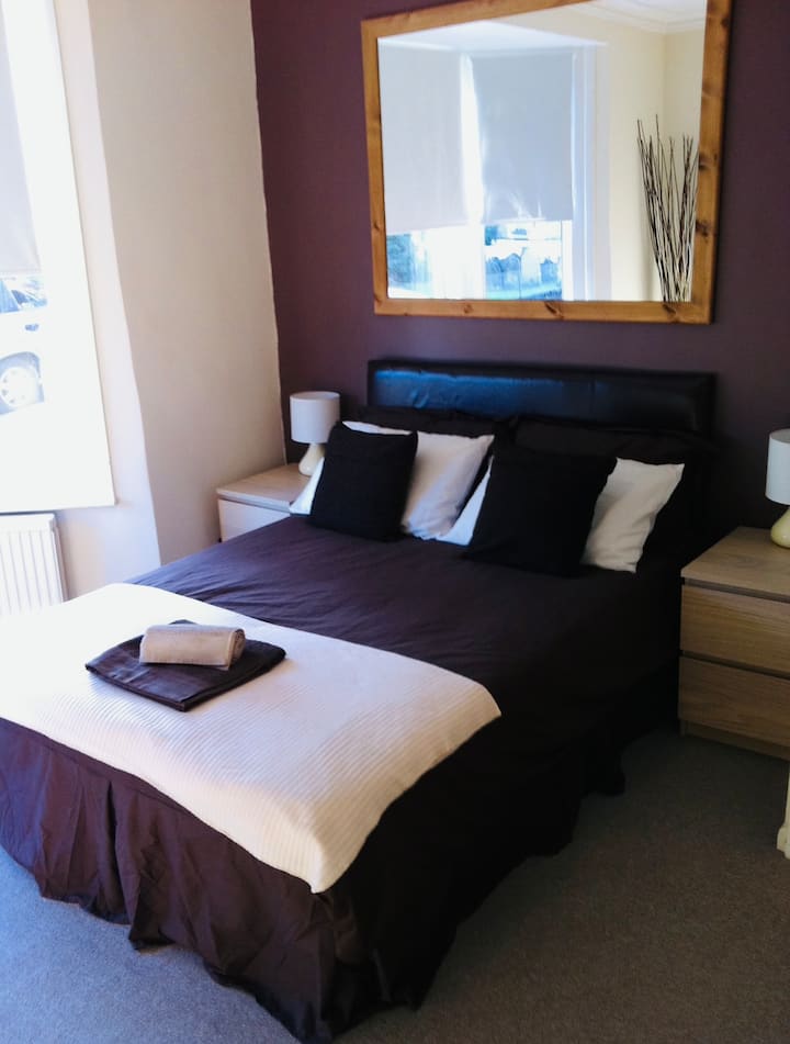 The Resting Lion - Gourock - Gourock