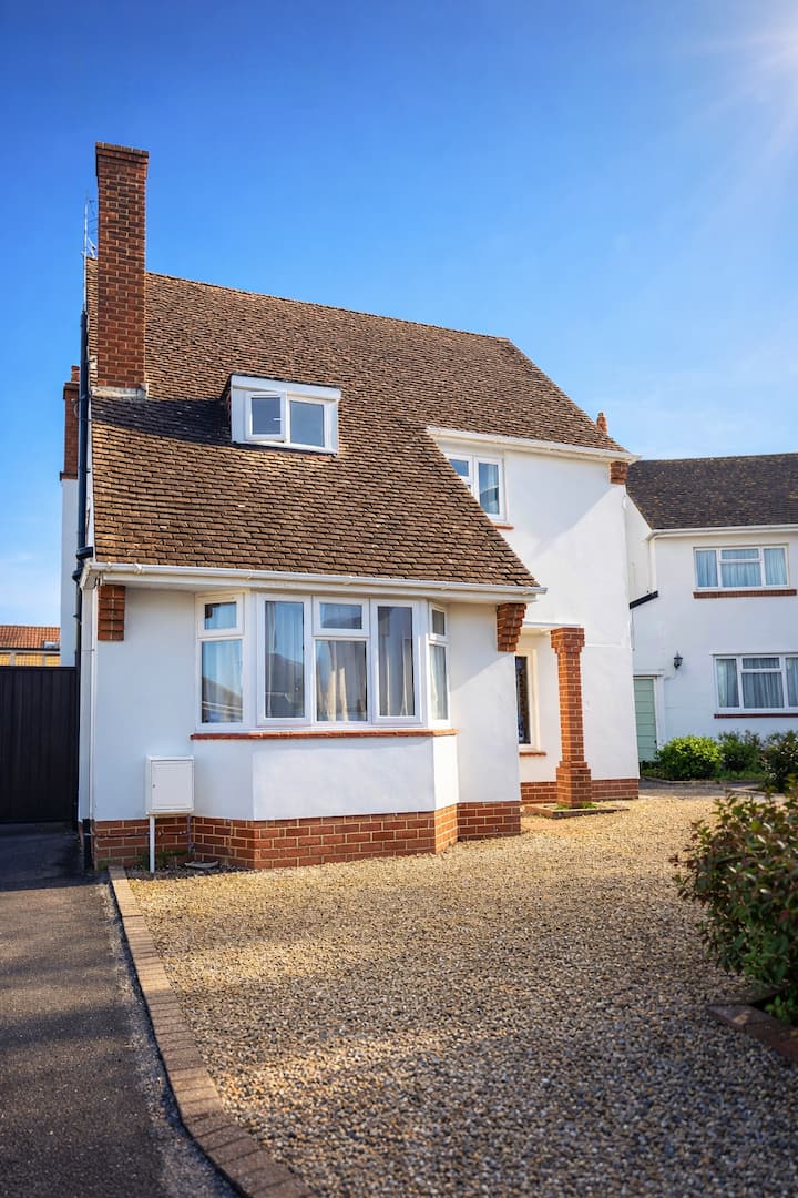 Beautifully Renovated Detached Home In Keynsham - Brístol