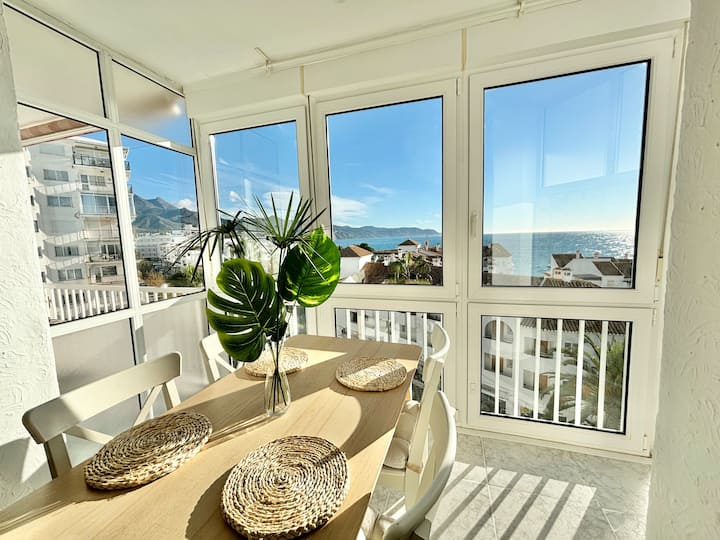Vistas Panorámicas Al Mar Y Nerja En Pleno Centro! - Nerja