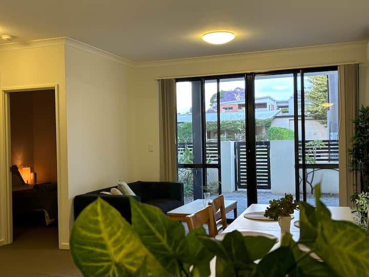Modern Garden Courtyard Apartment 2b1b - Perth