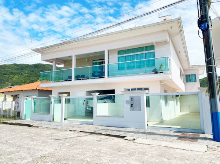 Casa Da Praia Com Jacuzzi - Governador Celso Ramos