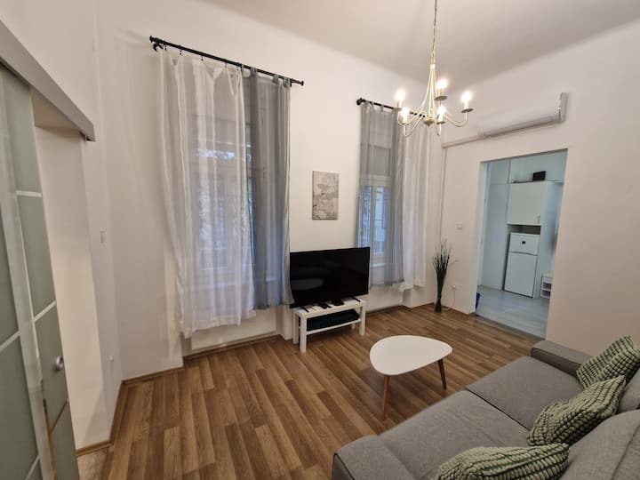 A57-comfy And Bright Apartment - Budapest