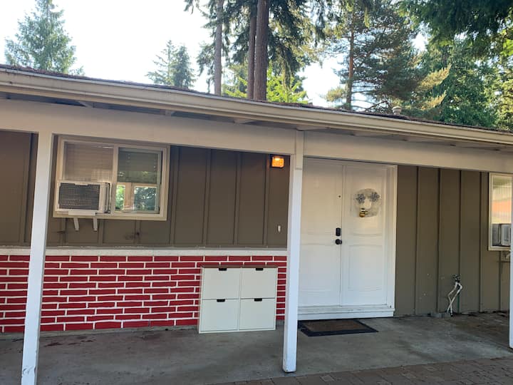 Redmond House - Bellevue, WA