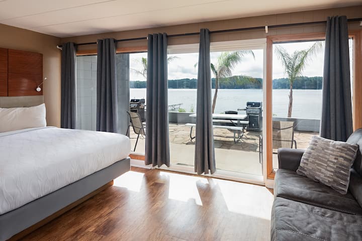 1br Lower Level Lakeside Unit - Wisconsin Dells, WI