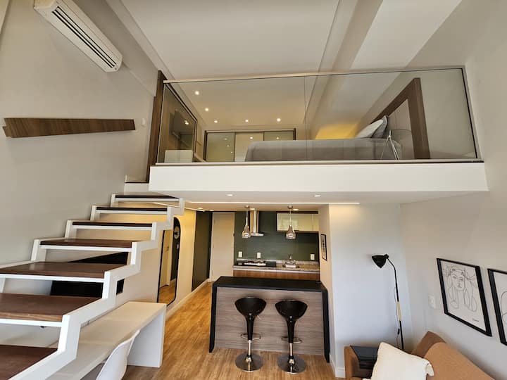 Loft  Luxuoso Garagem, Ar Cond. Piscina, Central - Curitiba