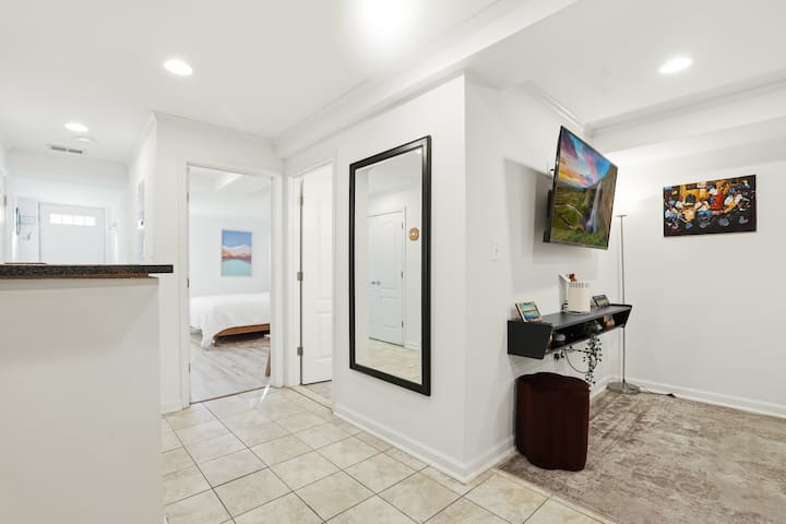 Comfy 2br Garden Apt Near Capitol Hill & Navy Yard - Washington, D.C.