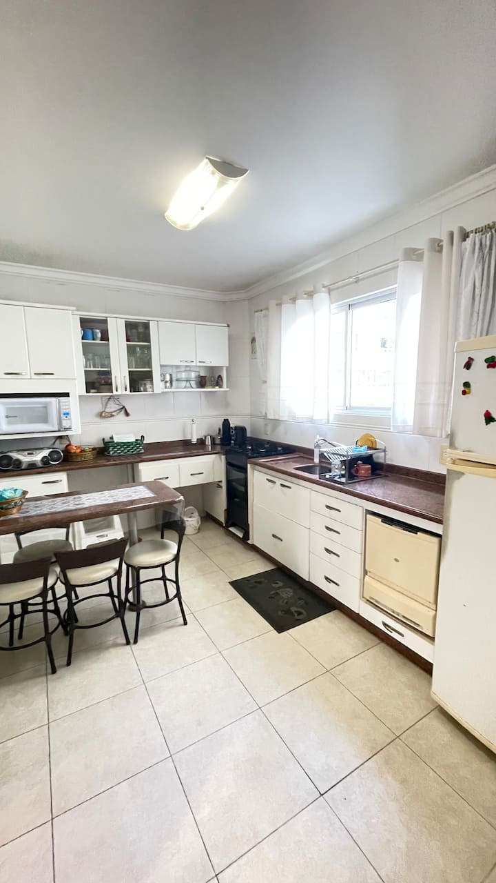 Apto Central 1 Suíte E 2 Dorm - Balneario Camboriú