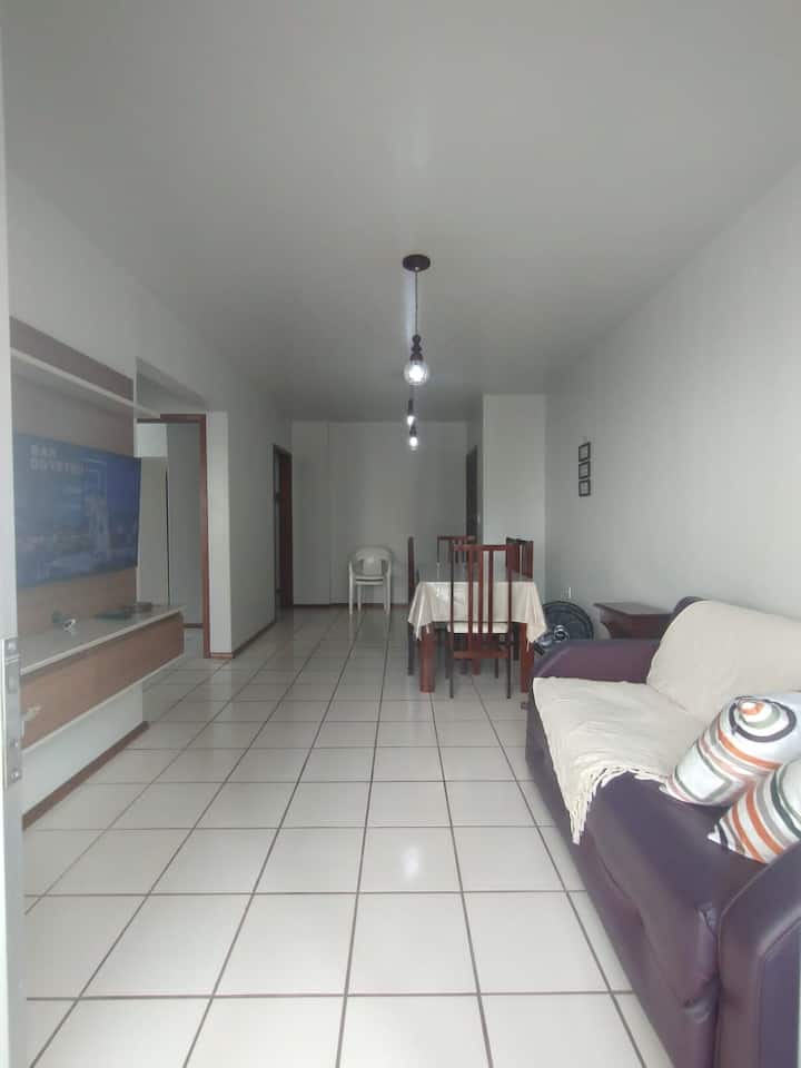 Apto Espaçoso Região Central Balneário Camboriú. - Balneário Camboriú