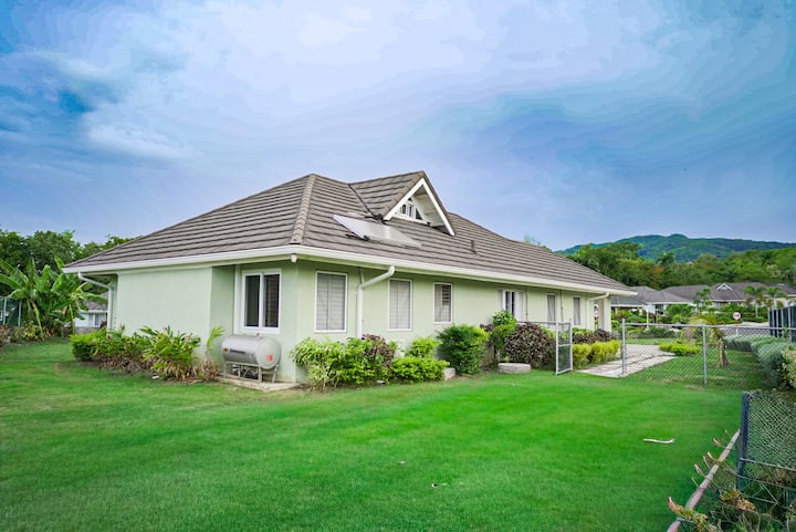 Modern, Family Friendly 3br W/ Beach Access - Jamaica