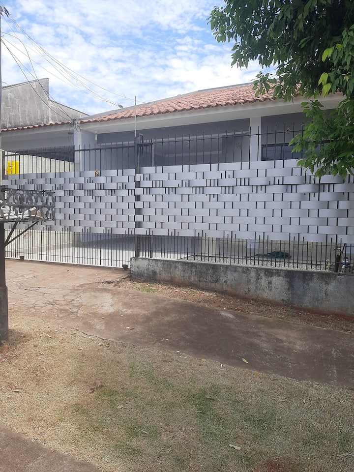 Casa Confortável Ar-condicionado - Maringá