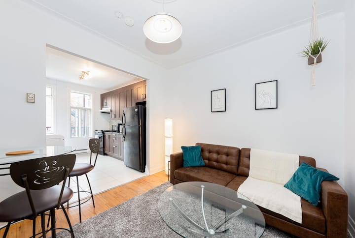 Homey 2 Br  In Mont-royal - Montreal