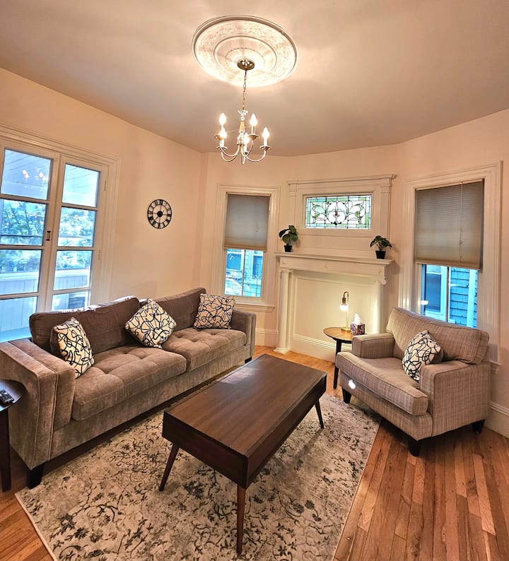 Spacious Harvard Home W/ Free Parking - Somerville, MA