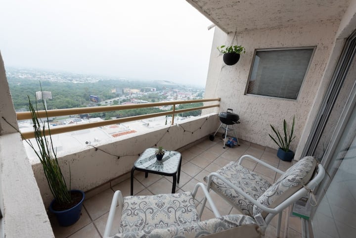Apartment, 5 Min To Bbva, Panoramic View - Guadalupe, Mexico