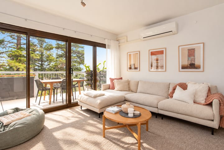 Walk To Beach | Stylish 2br | Free Parking - 퍼스