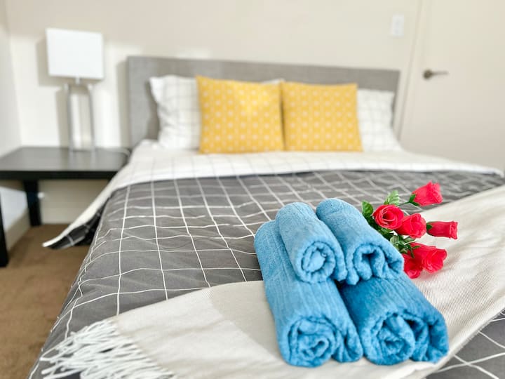 Beautiful 2b+2b Metrotown Skytrain Freeparking - New Westminster
