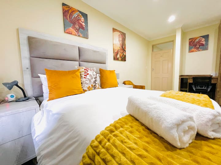 Myfavecasa Luxurious Guesthouse, Borrowdale Harare - ハラレ
