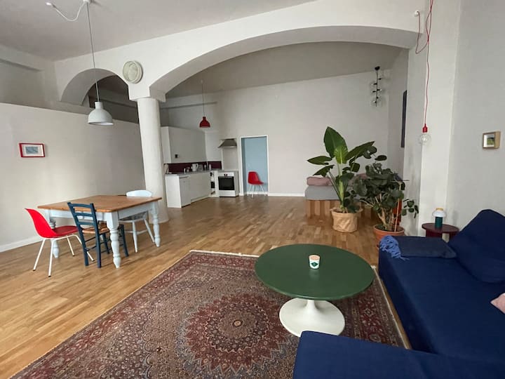 Großes 1-zimmer-apartment Zentral Gelegen - 함부르크