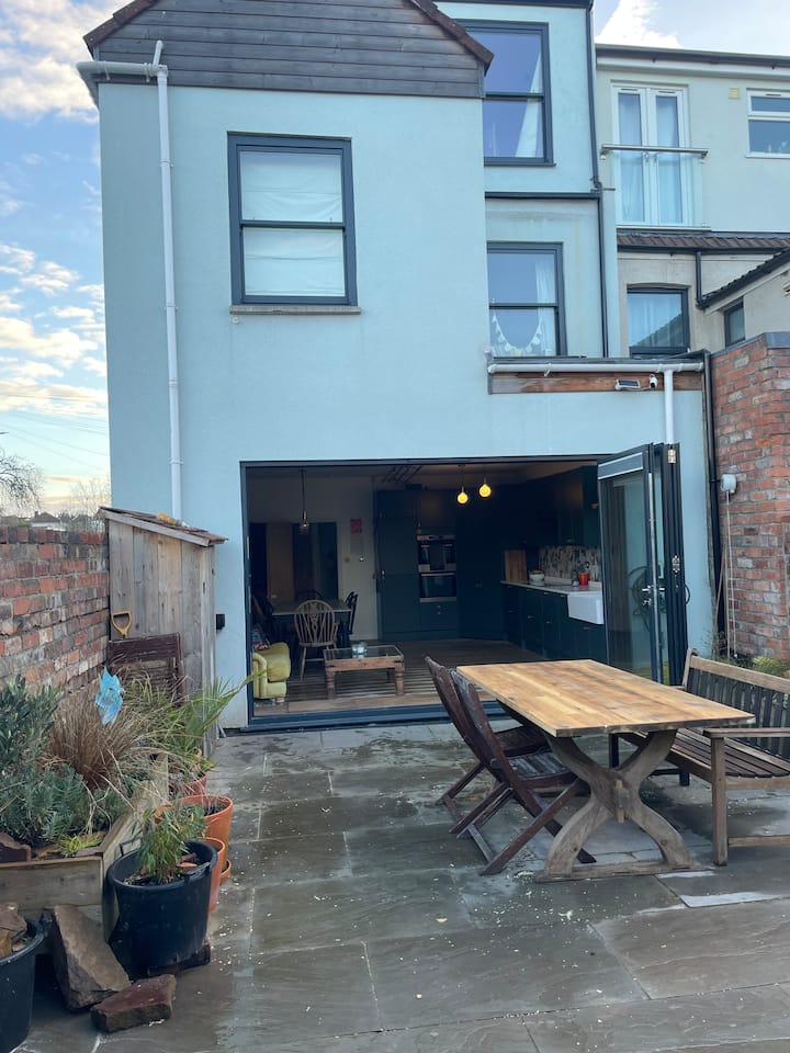 Lovely Home, In Great Location - Bristol