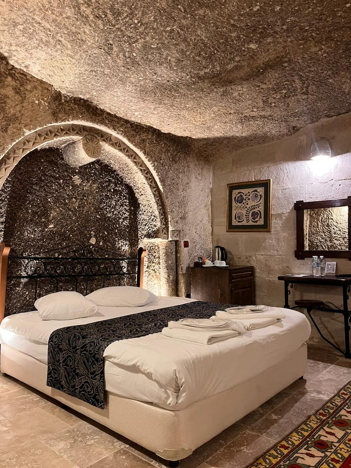 Century Cave Hotel Standard Triple Room - 格雷梅