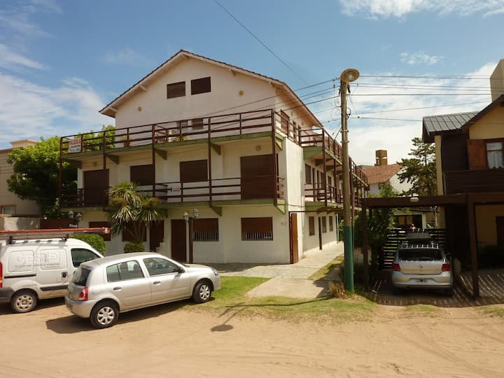Dpto. Para 5 Con Cochera - Villa Gesell