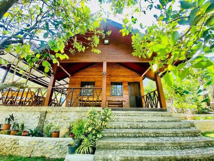 Queen Cabin @Mountain Cabin Resort - Bongabon
