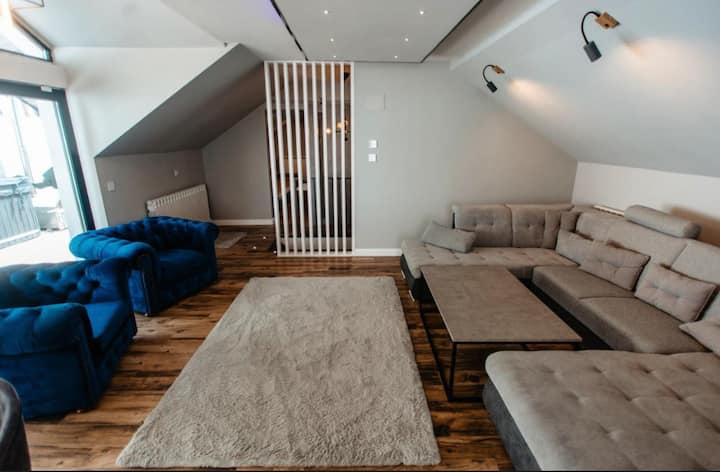 Deluxe Apartment - Bicazu Ardelean