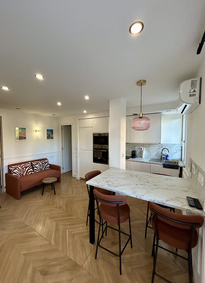 Appartement/jardin- Front De Mer St Laurent Du Var - Saint-Laurent-du-Var