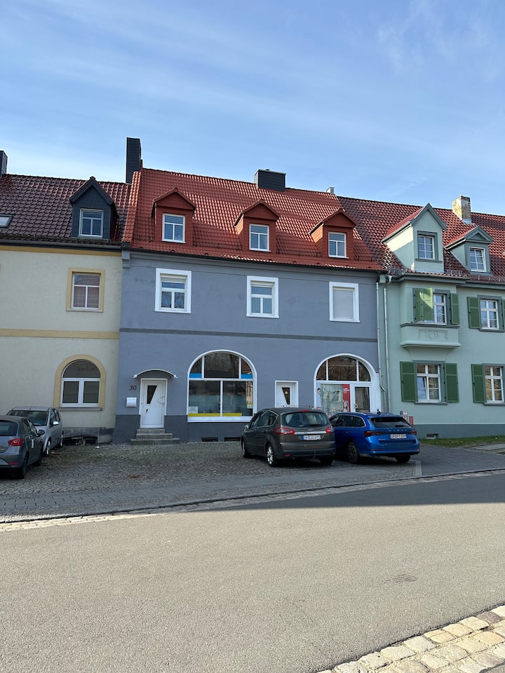 Günstigundbequemunterkunft - Weißenfels