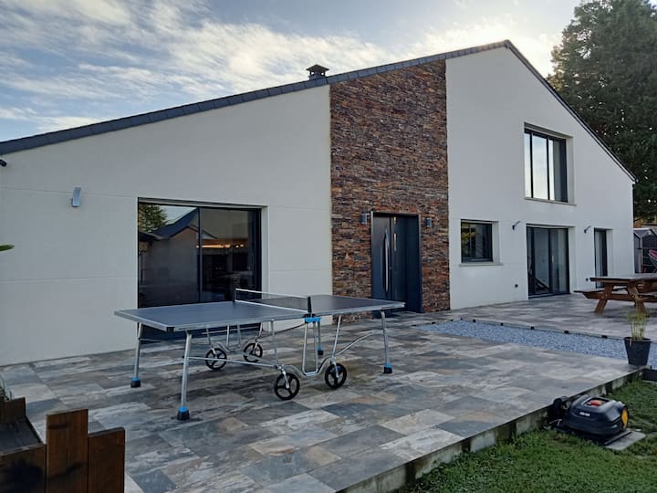 Loft Avec Piscine Et Spa - Oizé