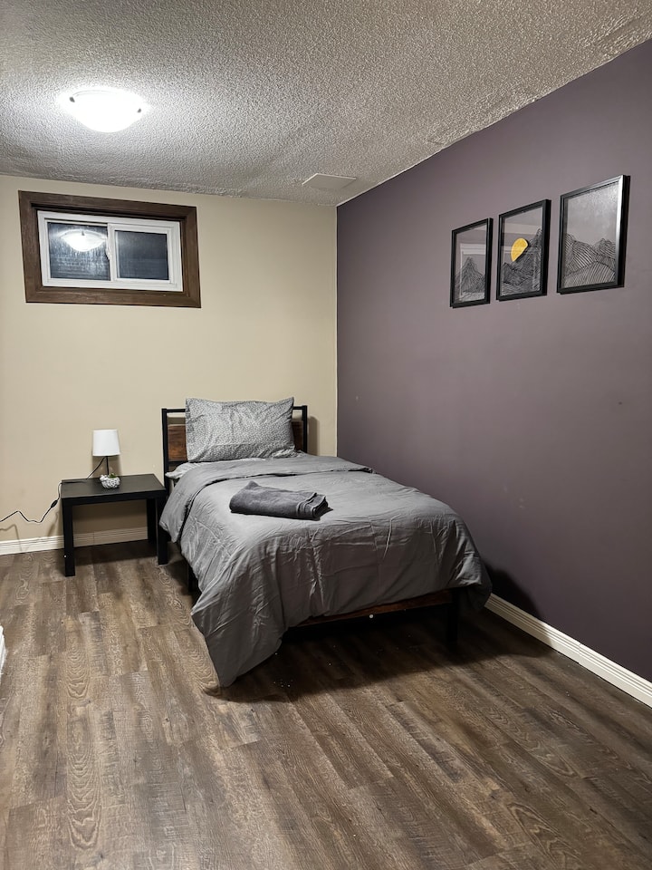 Cozy Basement Room In Sudbury - Greater Sudbury