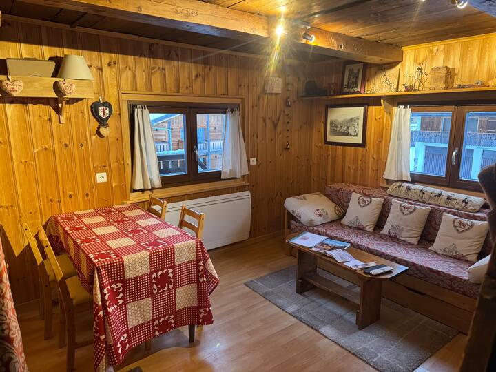 Unique 'Ski In - Ski Out' Self Catered Chalet - Les Gets