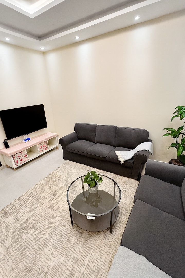 Apt Near Jeddah Airpt & Haramain Rail, Has Lounge. - Jeddah