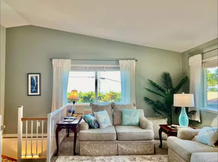 Hillside Terrace Retreat - Gold Beach, OR