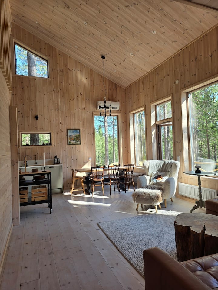 Mysig Fjällstuga Vid Lofsdalssjön - Härjedalen