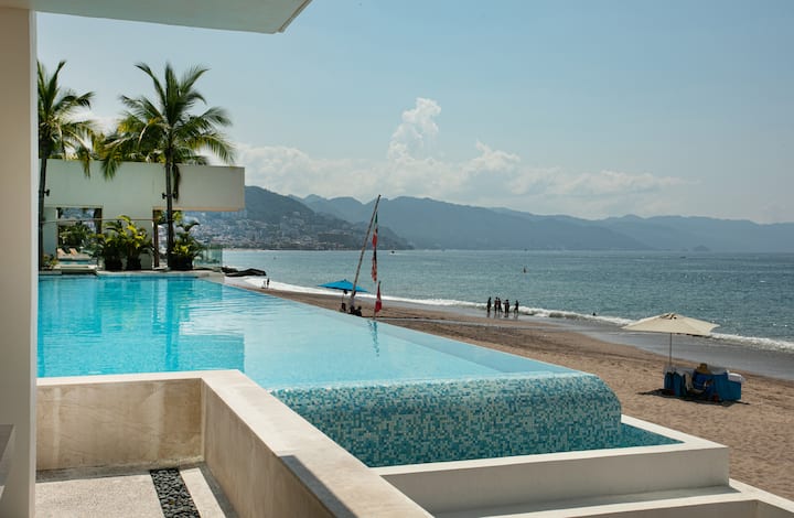 Luxury Beach/ocean Front 4br 3,000 Sf Condo - Mexico