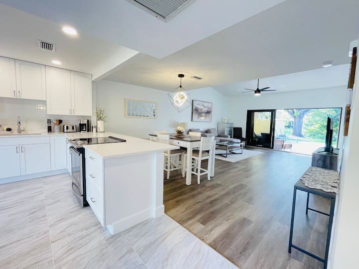 Modern Waterway 2br W/parking & Wifi In Palm Aire - Fort Lauderdale