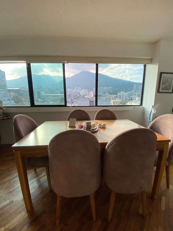 Amplio Apartamento En Centro Norte Con Gran Vista - Quito