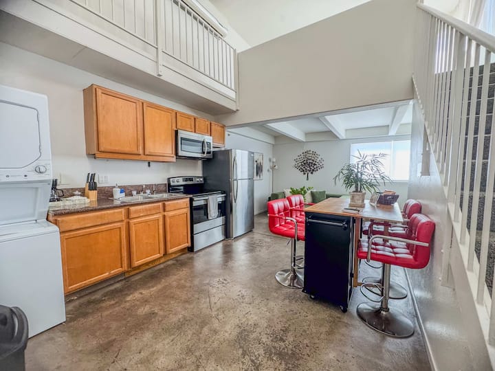 Location Little Italy Loft With Parking - Coronado, CA