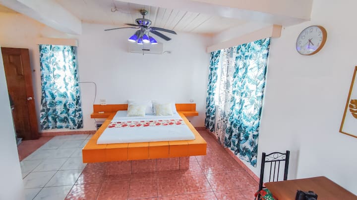 Studio Tower Apartment - Moalboal