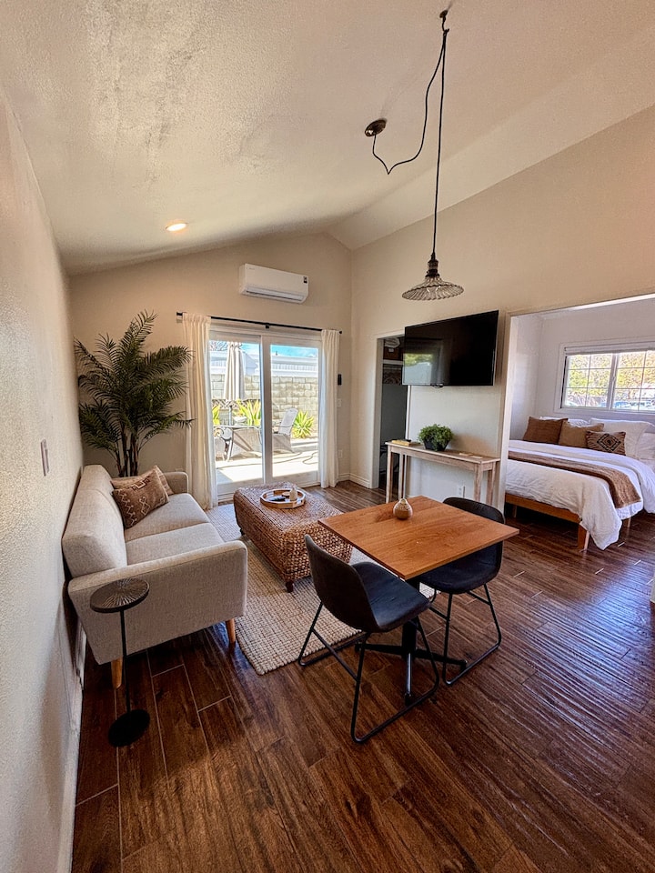 Thousand Oaks Rabbit Hole - Thousand Oaks, CA